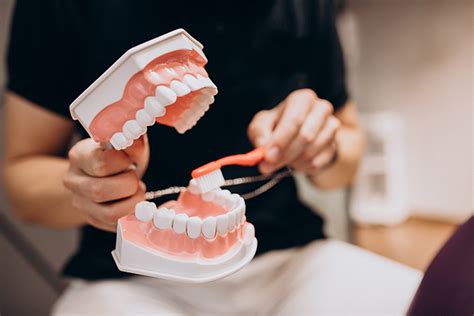 Dicas Para Limpar Sua Pr Tese Dent Ria