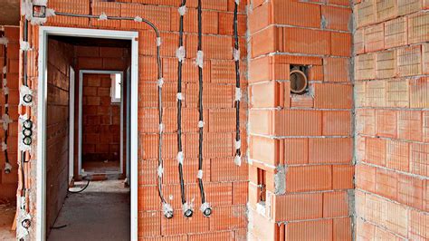 Instalacja elektryczna bezpuszkowa jak wykonać instalację bez puszek