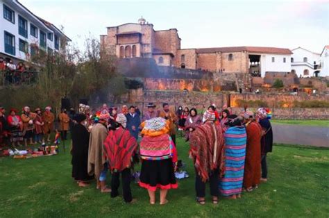 Cusco con una ofrenda a la pachamama se celebró el inicio del nuevo