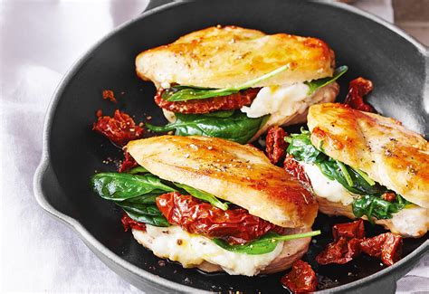 Hühnerbrust mit Spinat Mozzarella Tomaten Füllung und Erdäpfelpüree