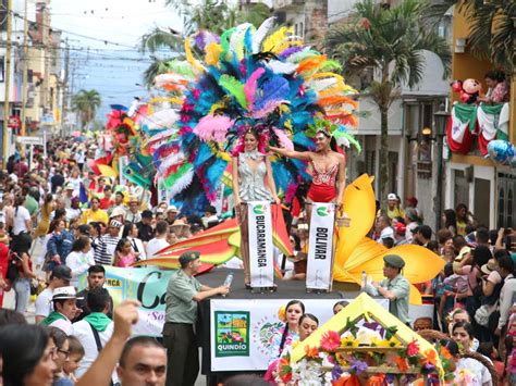 As Se Vivi El Desfile De Carrozas Este S Bado En Calarc