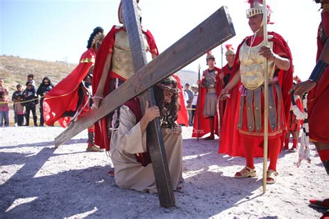 Arranca representación del Viacrucis en Torreón