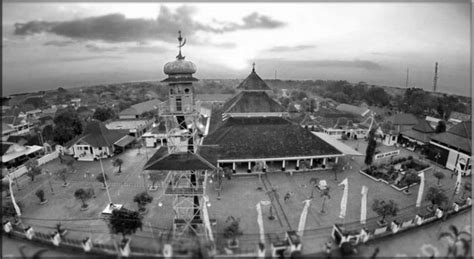 Sejarah Singkat Kerajaan Demak NOVRIADI