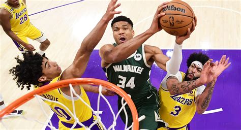 Milwaukee Deplasmanda Lebron suz Lakers ı Yenip Seriyi 9 Maça Çıkardı
