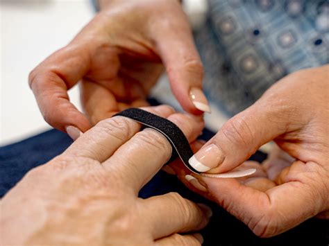 Custom Made Splints Orthosis Coastal Hand Therapy Suzanne