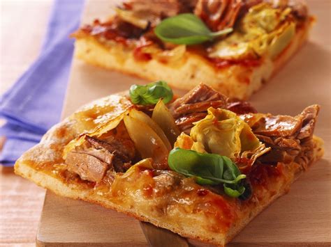 Pizza Mit Thunfisch Und Artischocken Rezept EAT SMARTER