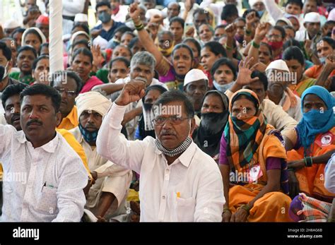 Mumbai India 28th Nov 2021 Farmers And Labourers React To A Speech