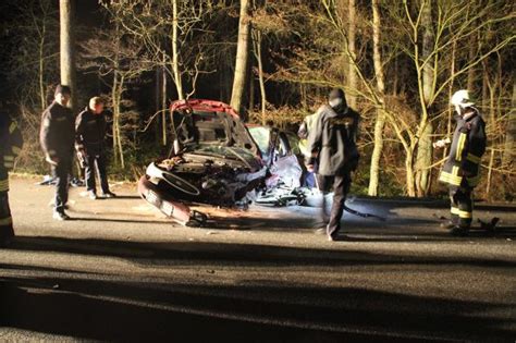 Zwei Autos Krachen Bei Neubukow Frontal Zusammen NNN