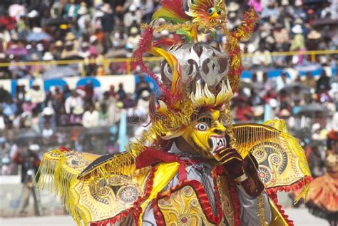 Festividad Y Carnaval De La Virgen De Candelaria De Puno Es Una