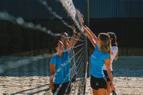 Os Principais Benefícios de Praticar Esportes na Areia OutFit Beach Arena