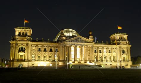 旅游在德国柏林和欧洲建立联邦议院的帝国大厦前夜直观察天际线支柱高清图片下载 正版图片307815729 摄图网