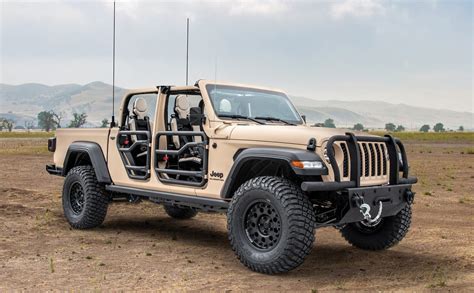 Gladiator XMT é a versão militar da picape da Jeep Motor Show