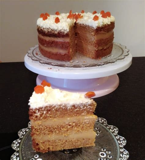 Naked cakeaux carottes crème caramel et nappage cream cheese Des