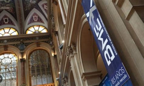 El Ibex cae un 0 64 en la media sesión y aguanta los 9 500 puntos