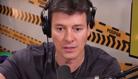 Rodrigo Faro revela que bateu o pé por mudança na Record Não
