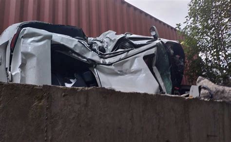Cuidado Se vuelca un trailer en la México Toluca