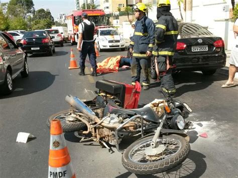 G1 Após discussão no trânsito motoqueiro morre atropelado no DF