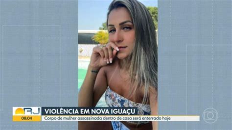 Vídeo Corpo de mulher assassinada dentro de casa é enterrado hoje