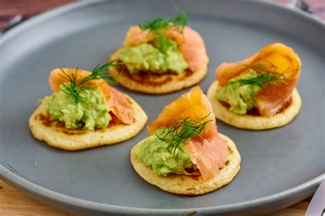 Blinis 10 ideer og opskrifter på lækre blinis til forret