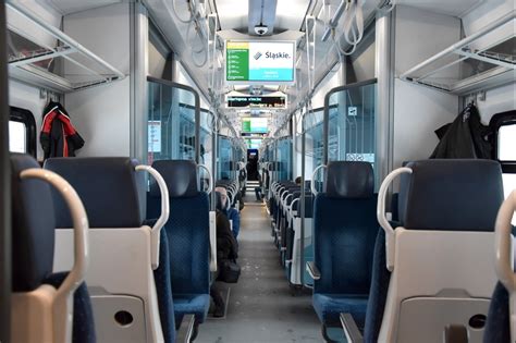 Koleje Śląskie dojeżdżają na lotnisko Katowice Pyrzowice zdjęcia