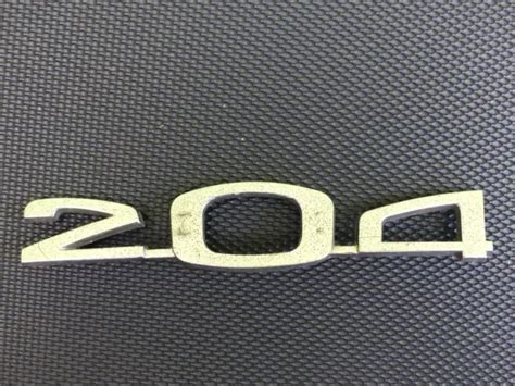 PEUGEOT 204 SIGLE Embleme Logo Insigne Monogramme Hayon Coffre En
