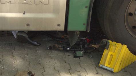 Radfahrer Stirbt Nach Schwerem Unfall Mit Lkw