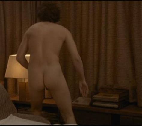 Ator Louis Garrel nu mostrando o pênis Homens Pelados BR