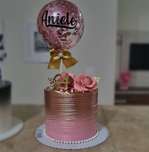 Bolo rosé gold em chantininho Bolo Bolos de aniversário Bolo de