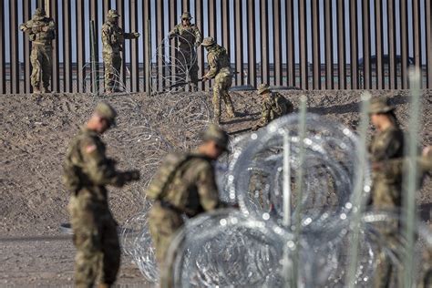 Denuncian Que Texas Extiende Alambrada En La Frontera
