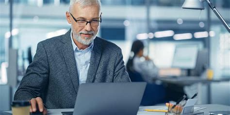 Ayudas para desempleados mayores de 50 años en 2024 qué son y cómo