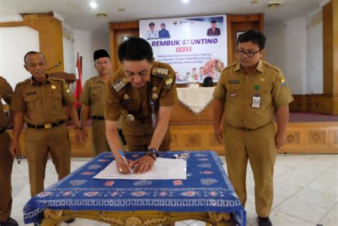 Penjabat Bupati Bachyuni Deliansyah Buka Kegiatan Rembuk Stunting Tahun
