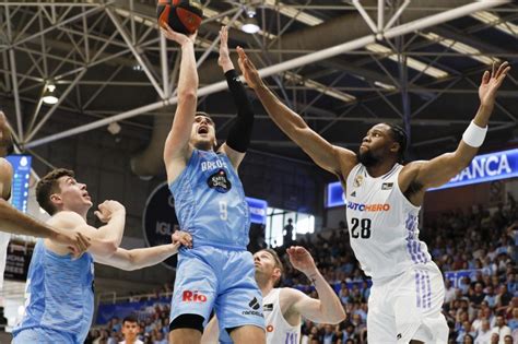 ACB Liga Endesa Apagón del Madrid que es arrollado por un Breogán