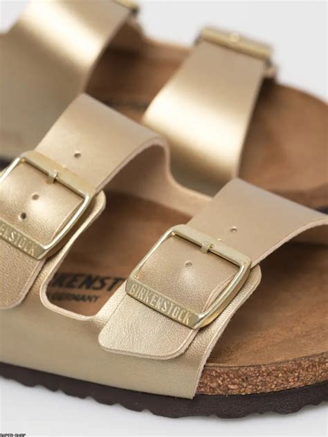 Comment nettoyer des sandales Birkenstock en daim en cuir huilé ou en