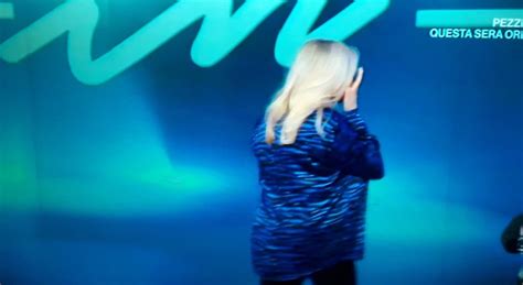 Mara Venier Scoppia In Lacrime E Abbandona Lo Studio Di Domenica In