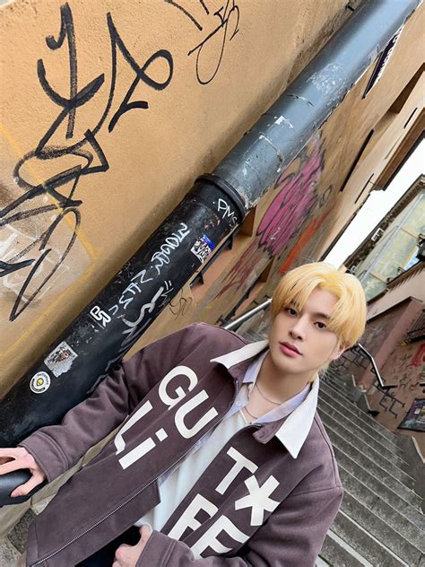 ˏˋ nikola⁷ ˎ PJM1 on Twitter Dziwi mnie że na tych scianach nie