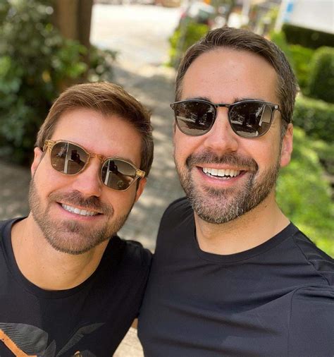 Governador Gay Eduardo Leite Posta Foto Namorado Thalis