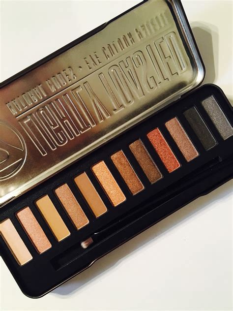 Monde De Perles Les Palettes W Les Dupes Des Naked D Urban Decay