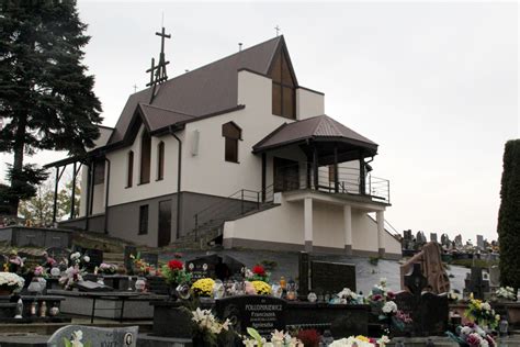 Wznowiono prace przy kaplicy cmentarnej w Gorysławicach