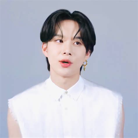 On Twitter Jungwoos Devastating Photo Sequences Jungwoo