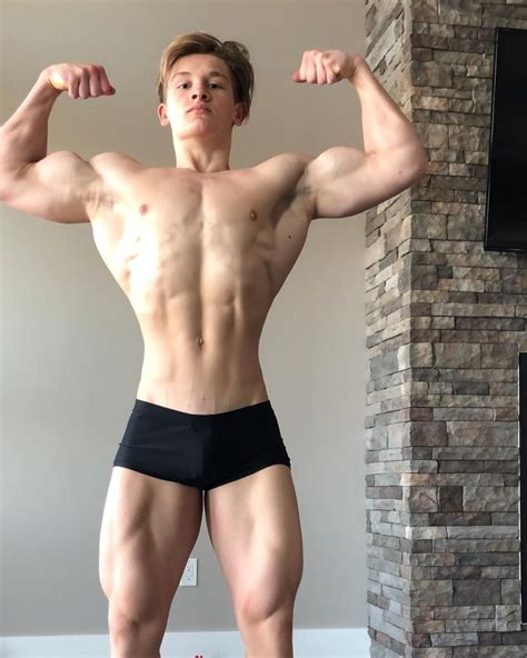 Pin By Paul Woods On Male Bodybuilders Bodybuilders Men I N Hot