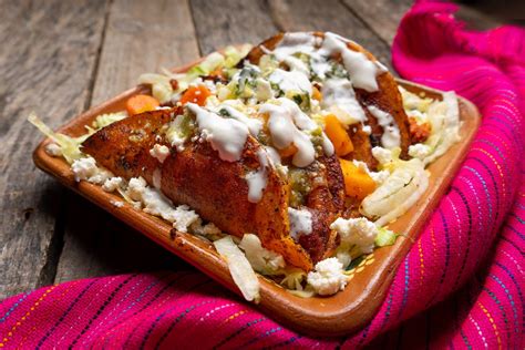 Enchiladas Rojas Con Papas Y Zanahorias