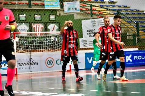 Campo Mourão Futsal vira para cima do Minas e vence na Copa Gramado