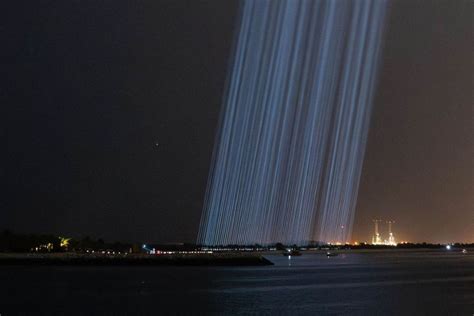 Manar Abu Dhabi Lulu Isalnd Illuminates The Capital