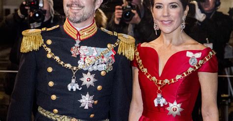 Mary et Marie de Danemark princesses éclatantes pour le gala du Nouvel