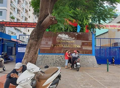 Phạt học sinh một giáo viên trường tiểu học Huỳnh Văn Chính xin lỗi