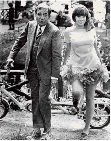 Maria Grazia Buccella Con Ugo Tognazzi In Sissignore Dago Fotogallery