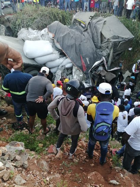 Al Menos Heridos Deja Accidente En Haina