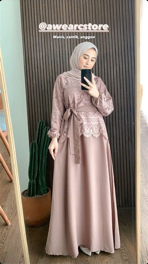 Contoh Gaun Pesta Muslimah Modern