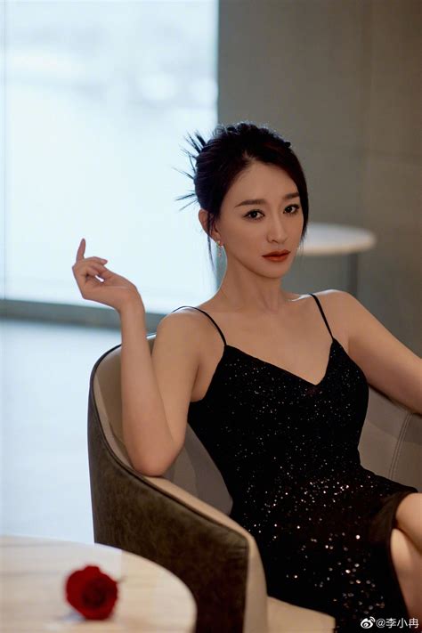 李小冉早期清纯旧照曝光 14岁长得像外国洋娃娃上海热线娱乐频道