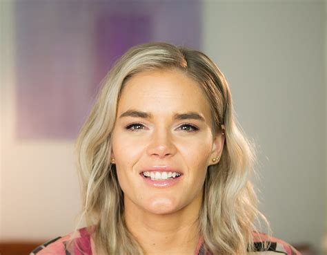 Rohkeaa Marja Kihlström alastomana takakuvassa Miehet haluavat